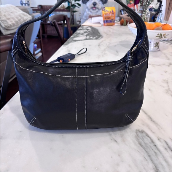 Coach | Bags | Coach Black Leather Shoulder Bag With Contrast Stitching ...